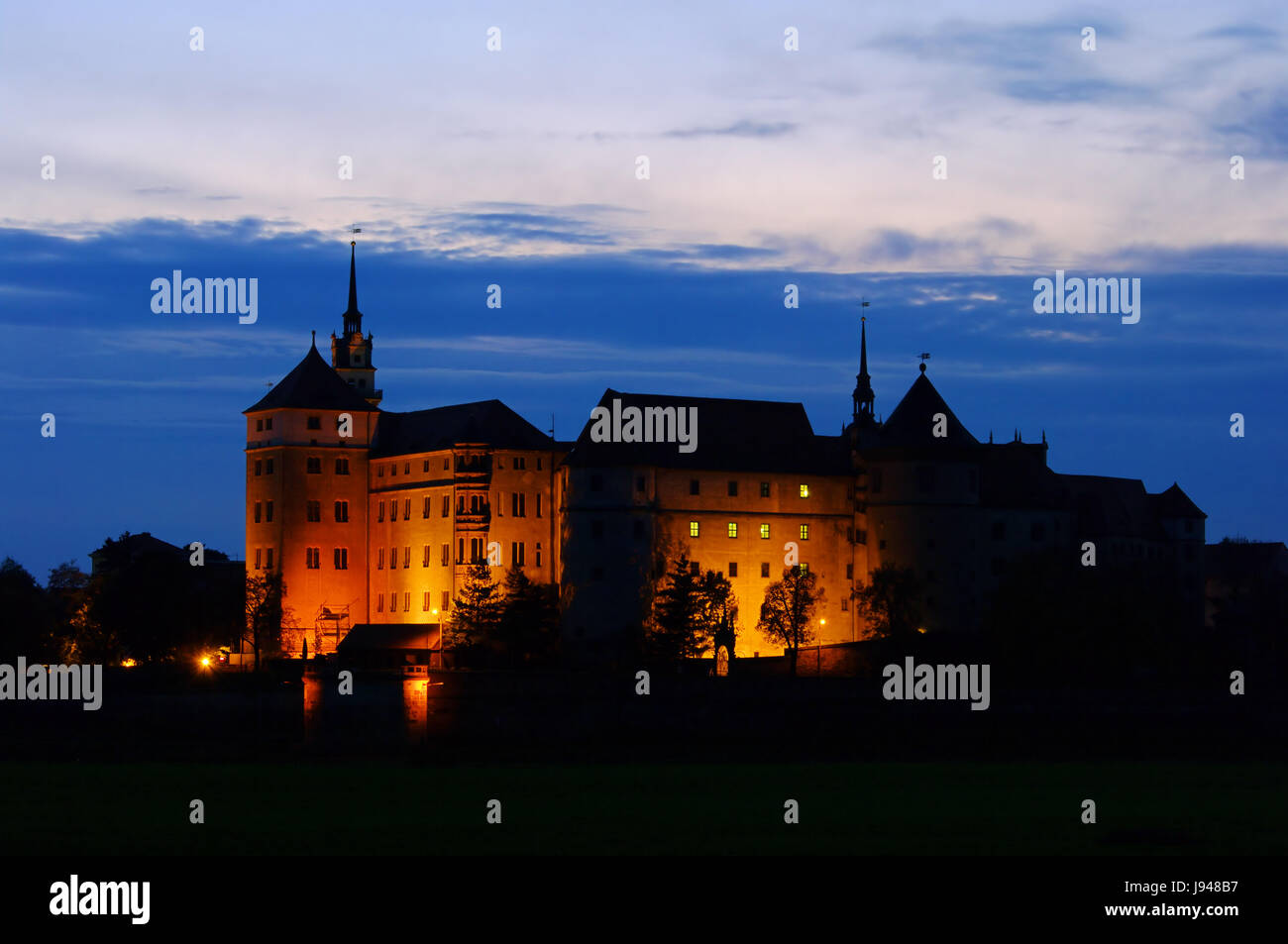city, town, night, nighttime, city view, residence, chateau, castle ...