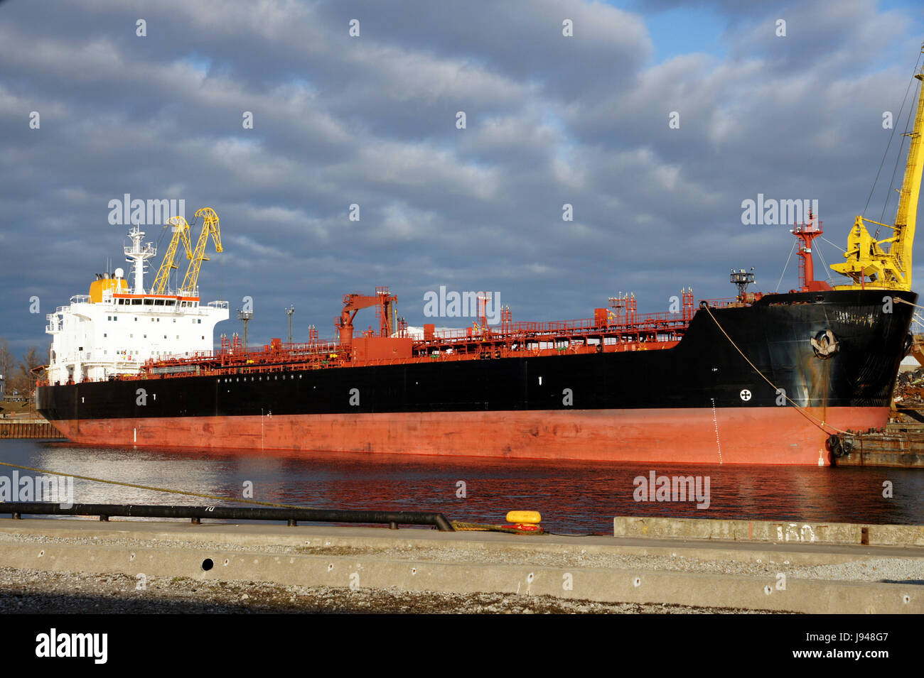 cloud, freight, ship, tanker, salt water, sea, ocean, water, oil ...