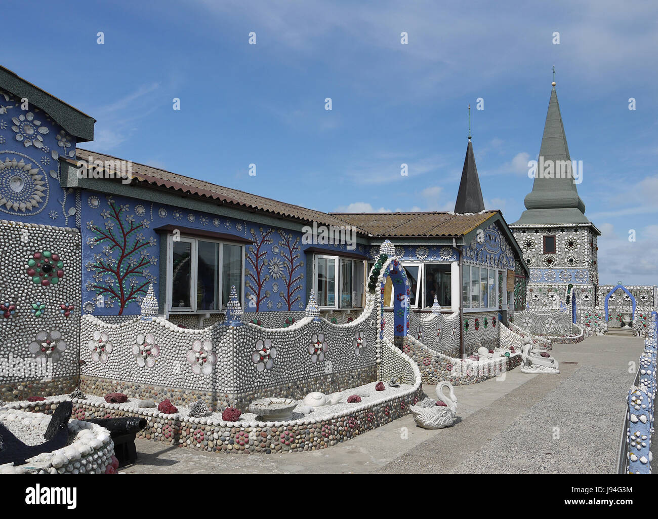 Turret shells hi-res stock photography and images - Alamy