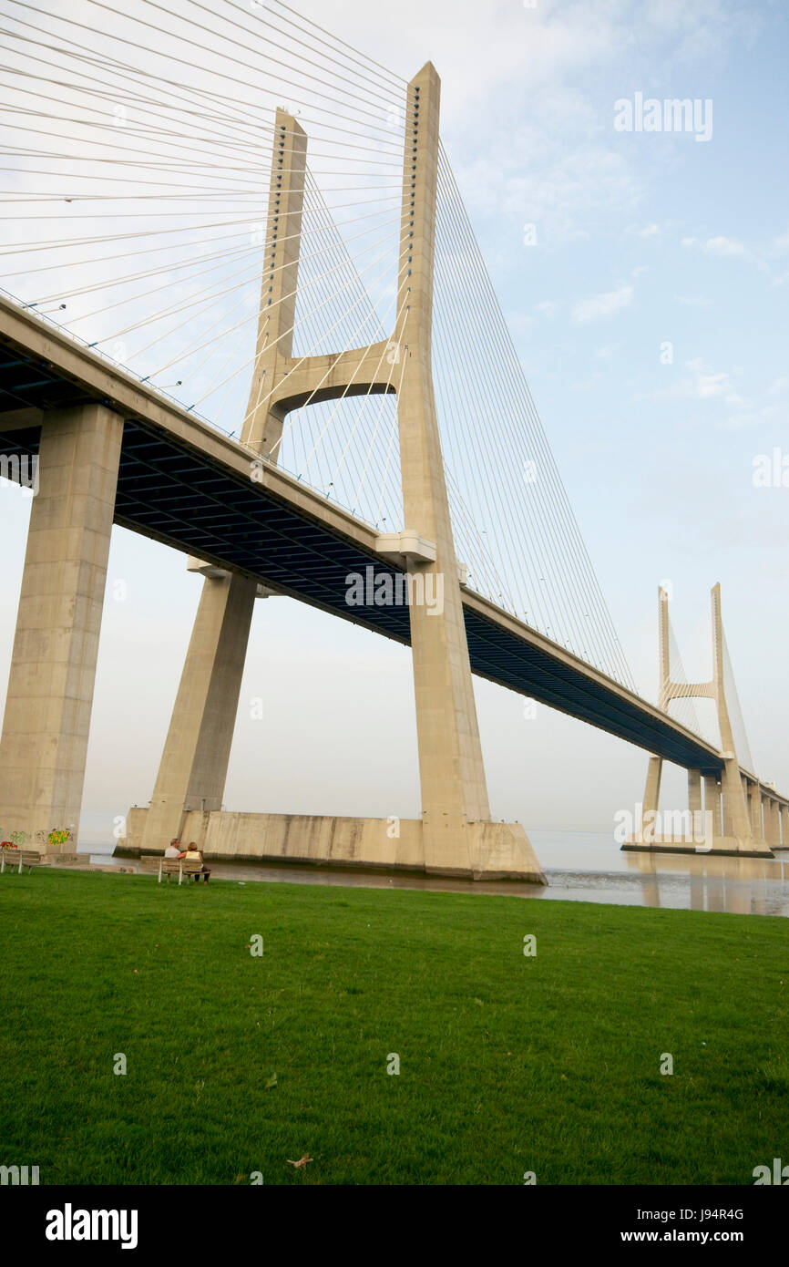 Suspended beam hi-res stock photography and images - Alamy