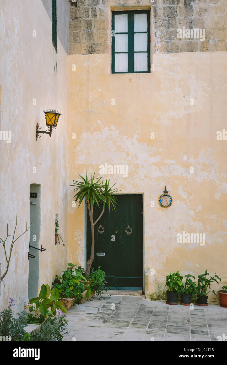 Typical maltese house hi-res stock photography and images - Alamy