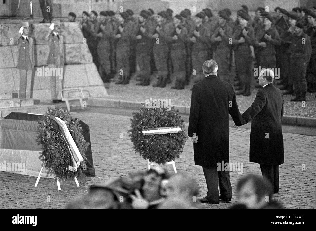 French President Francois Mitterrand (r) and German Chancellor Helmut ...