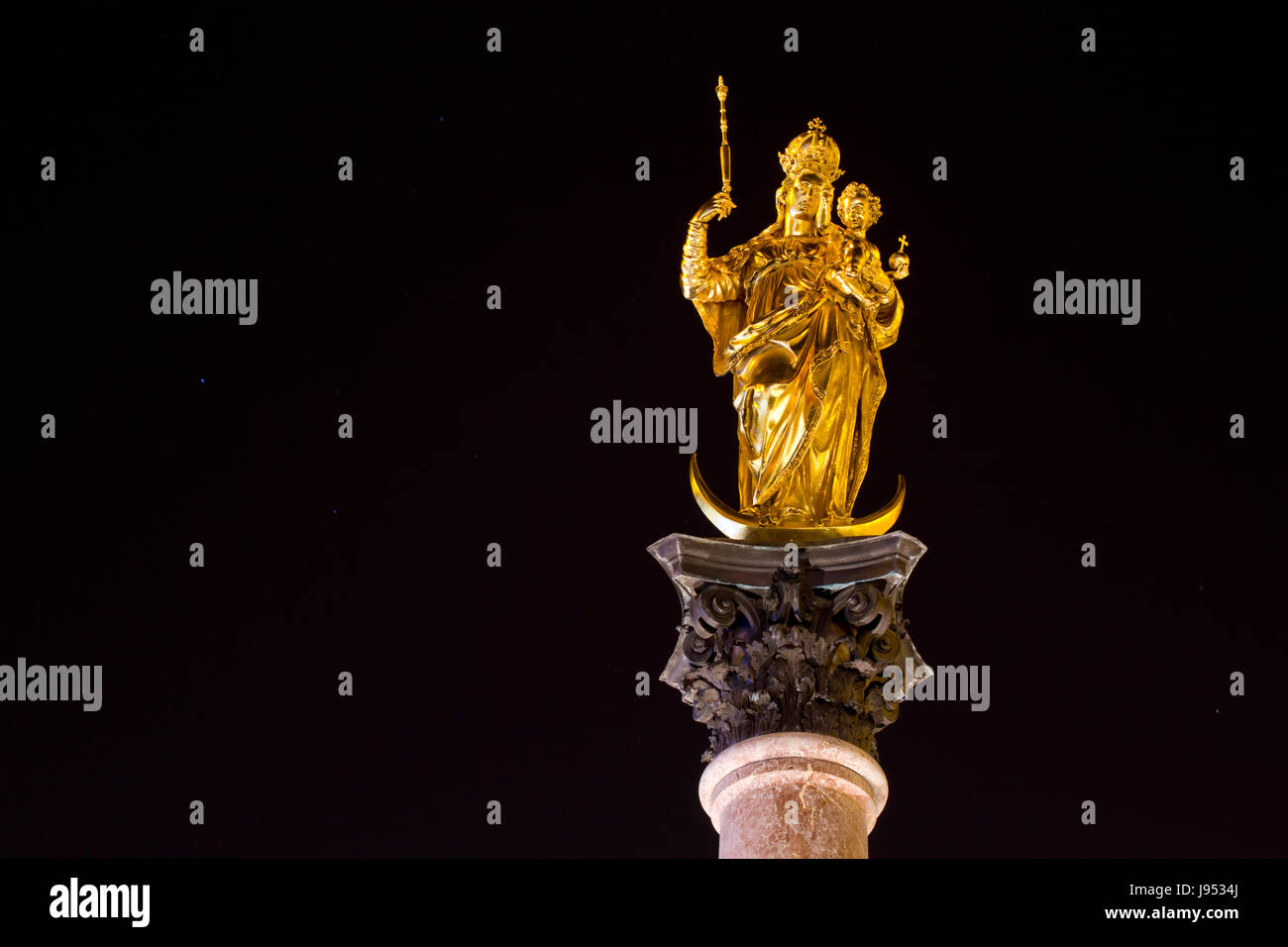 Figure column hi-res stock photography and images - Alamy