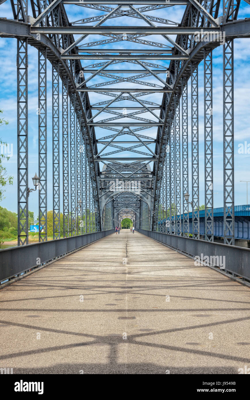 Historic bridge crossing Elbe river at Hamburg Stock Photo - Alamy
