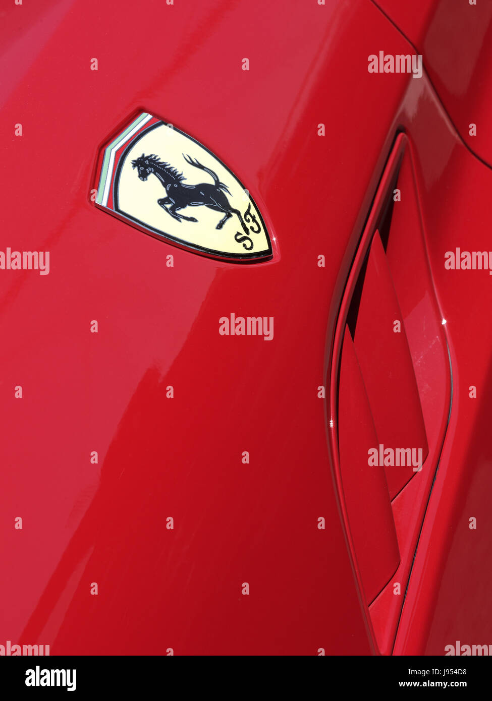 Iconic ferrari badge hi-res stock photography and images - Alamy