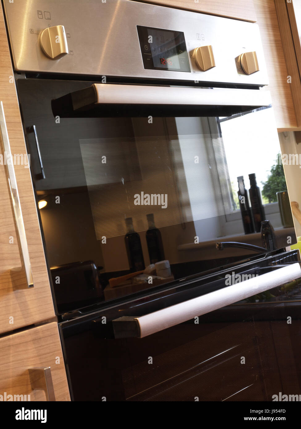 Kitchen hob extractor hi-res stock photography and images - Alamy