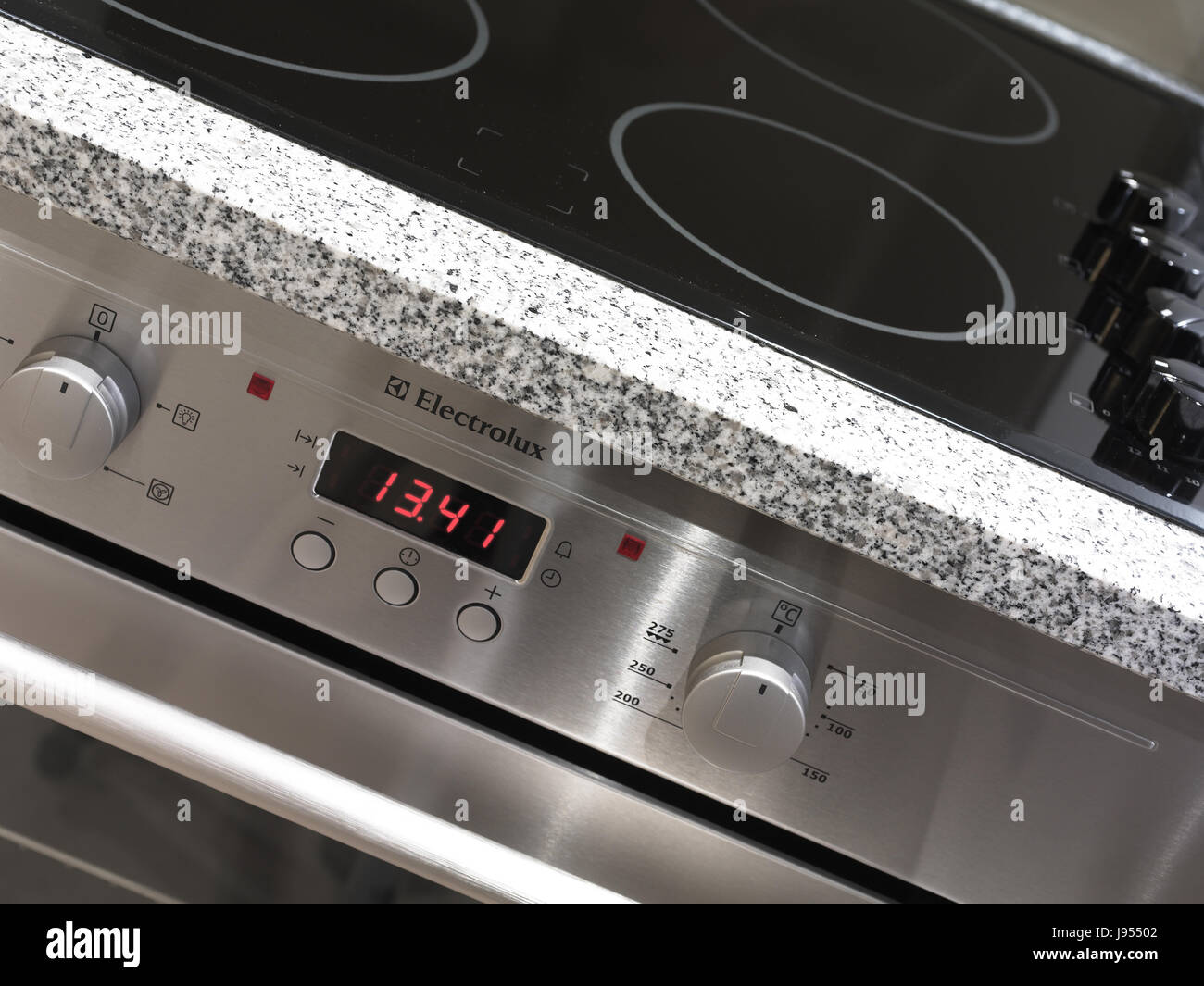 Halogen oven hi-res stock photography and images - Alamy