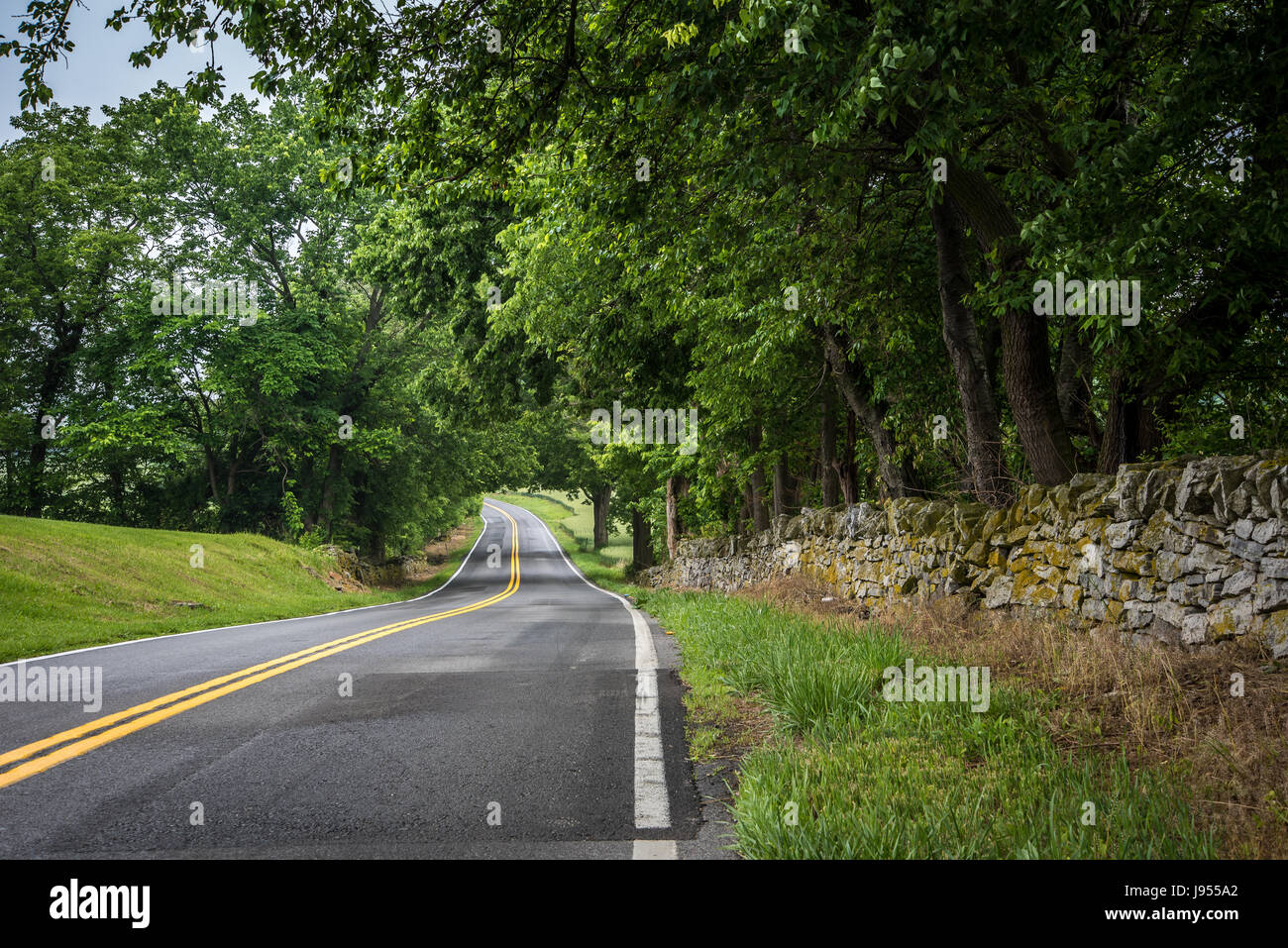 Open road landscape hi-res stock photography and images - Alamy