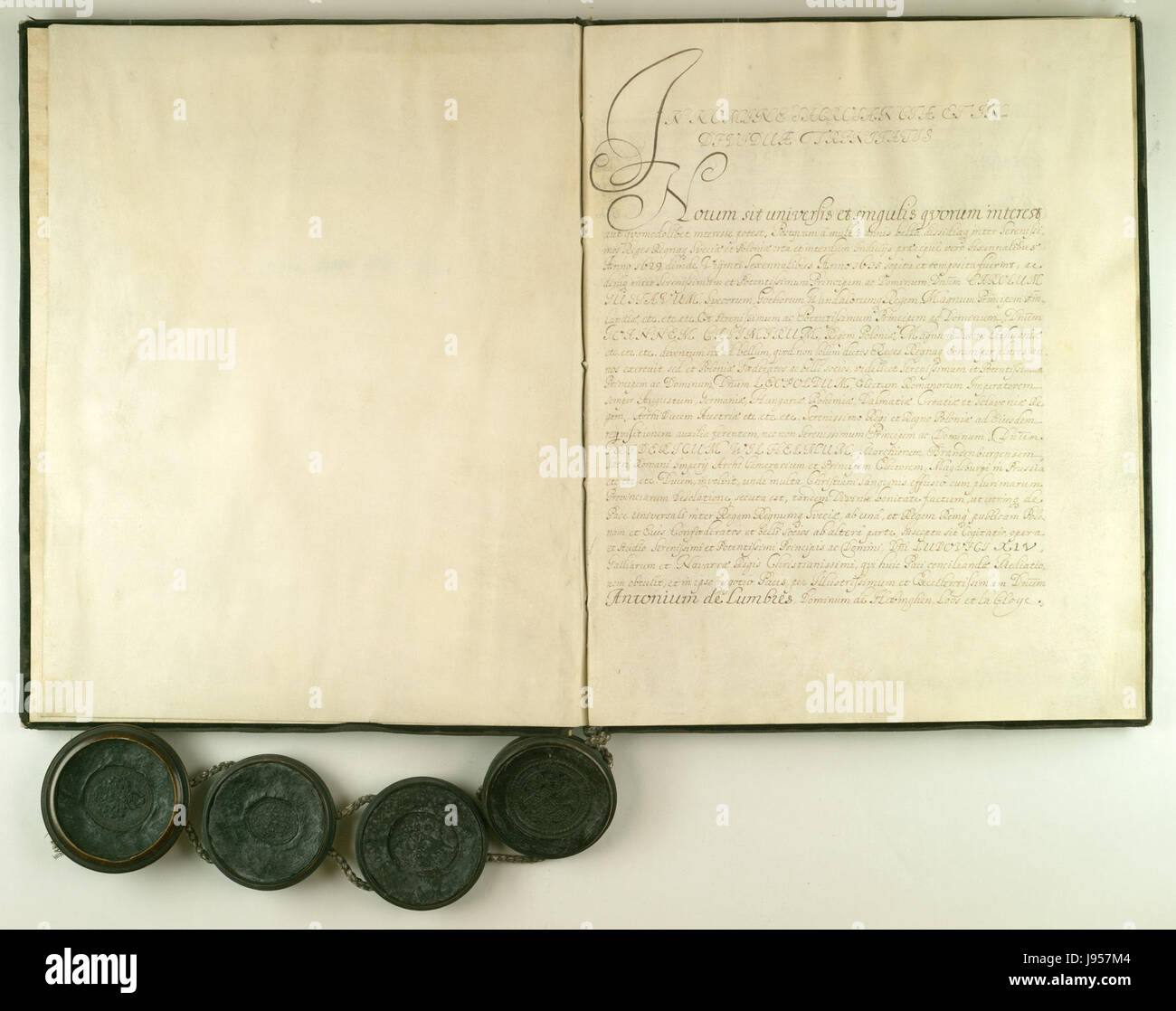 Treaty of Oliwa 1660 first page of the document Stock Photo - Alamy