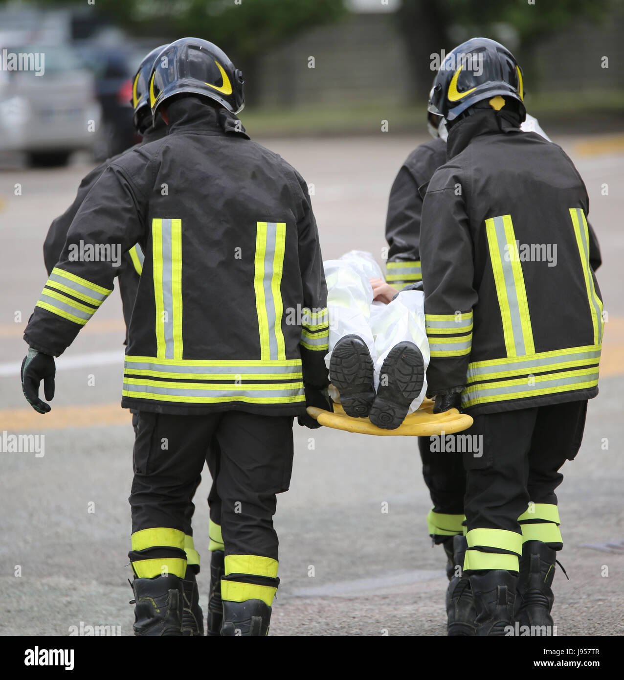 Stretcher bearer hospital hi-res stock photography and images - Alamy