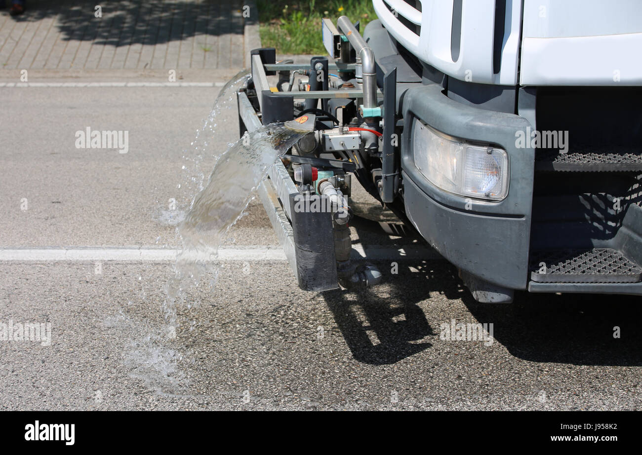 Lorry water washing hi-res stock photography and images - Alamy