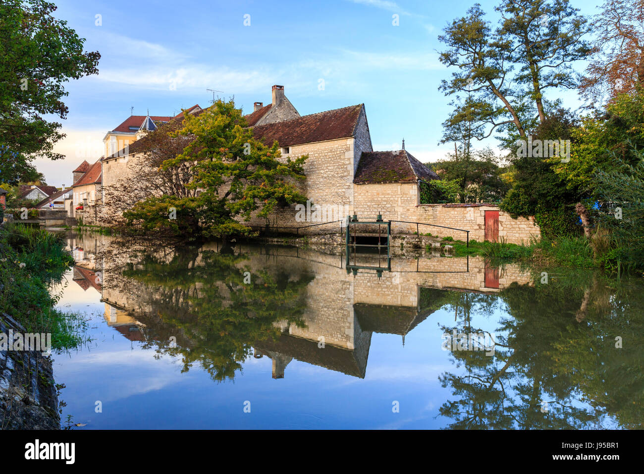 Riviere yonne hi-res stock photography and images - Alamy