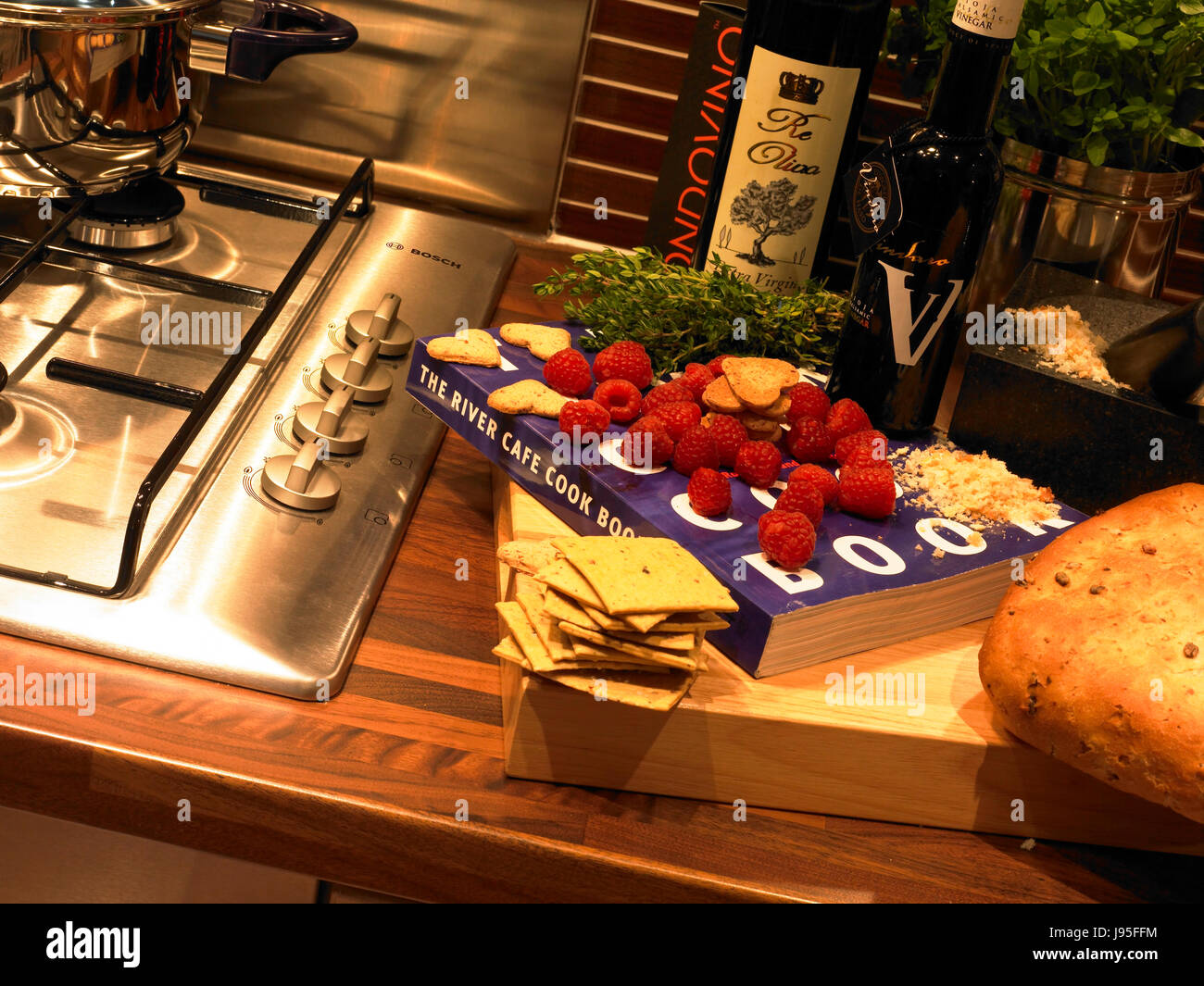 Electric cooker dials hi-res stock photography and images - Alamy