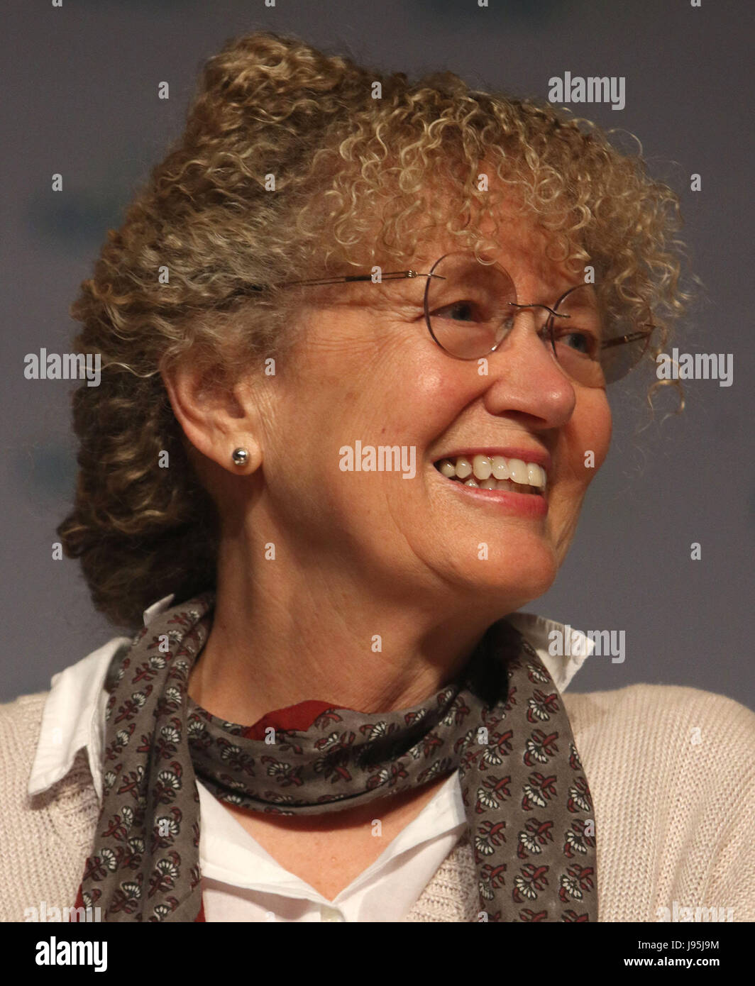 Mary pope osborne hi-res stock photography and images - Alamy