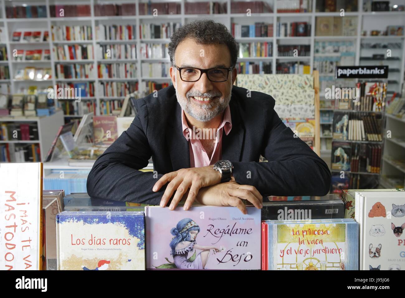 SURCO 30 DE MAYO DE 2017 Guillermo Rivas, gerente de Books & Co, en la ...