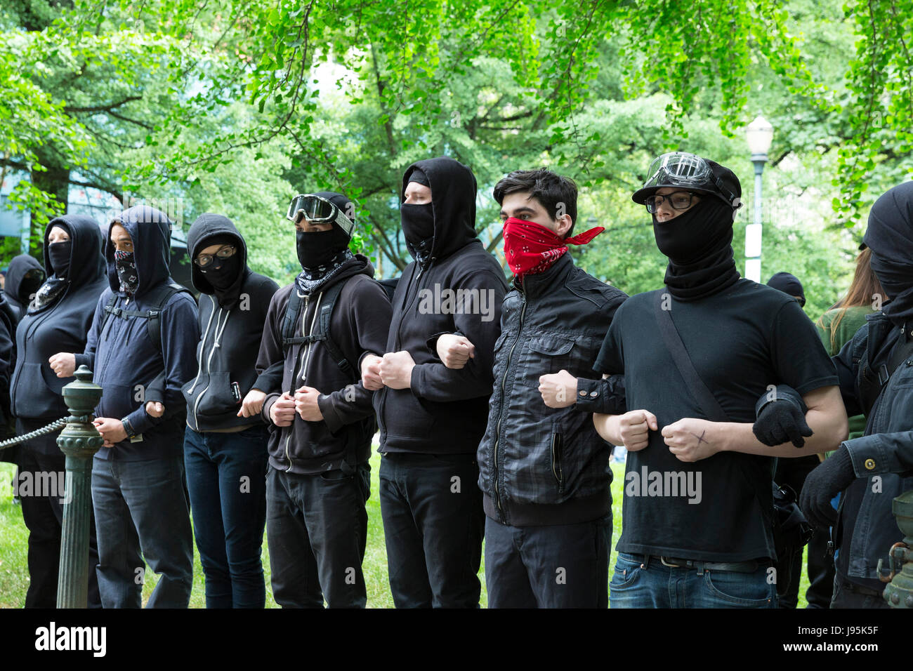 Antifa protest hi-res stock photography and images - Alamy