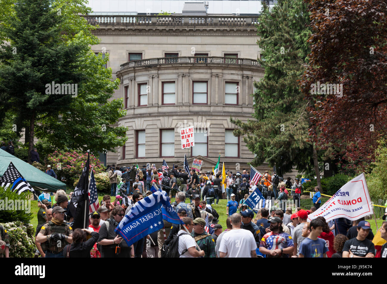 Terry D Schrunk Plaza High Resolution Stock Photography and Images - Alamy