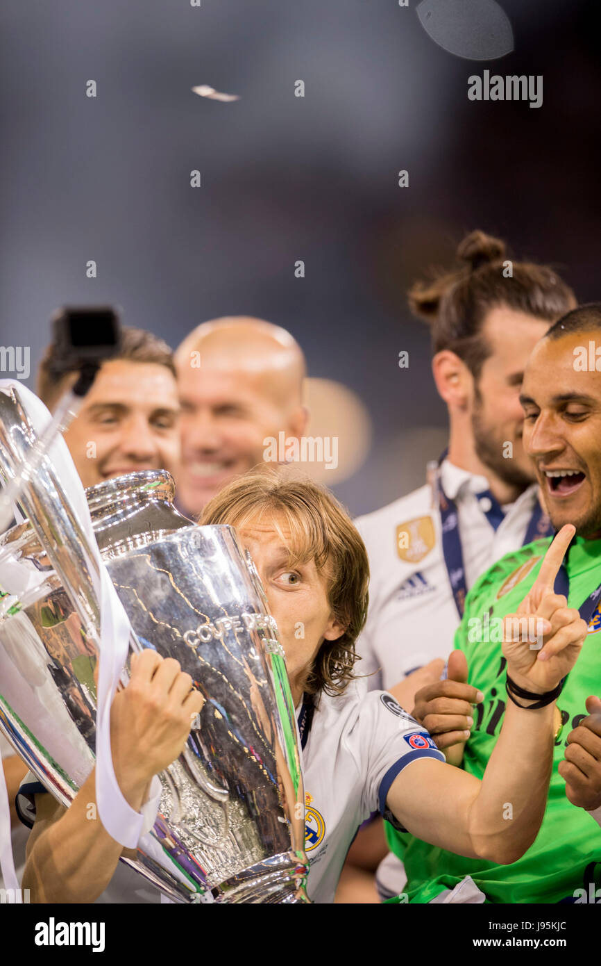 Modric trophy uefa hi-res stock photography and images - Alamy