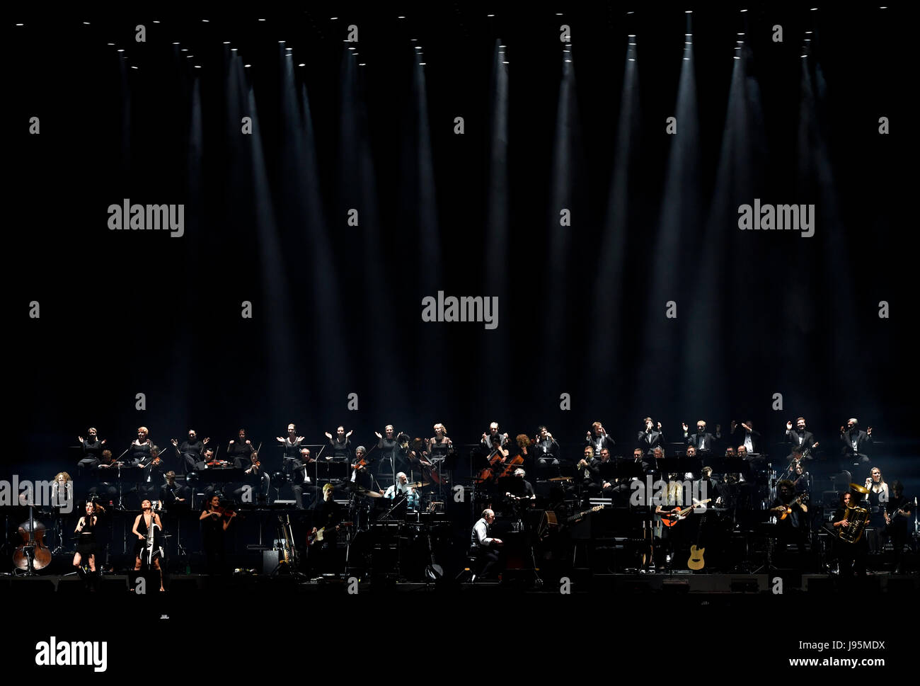 Film music composer hans zimmer hi-res stock photography and images - Alamy