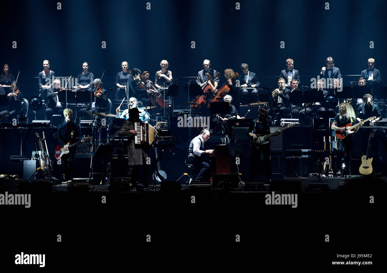 Hans zimmer hi-res stock photography and images - Alamy