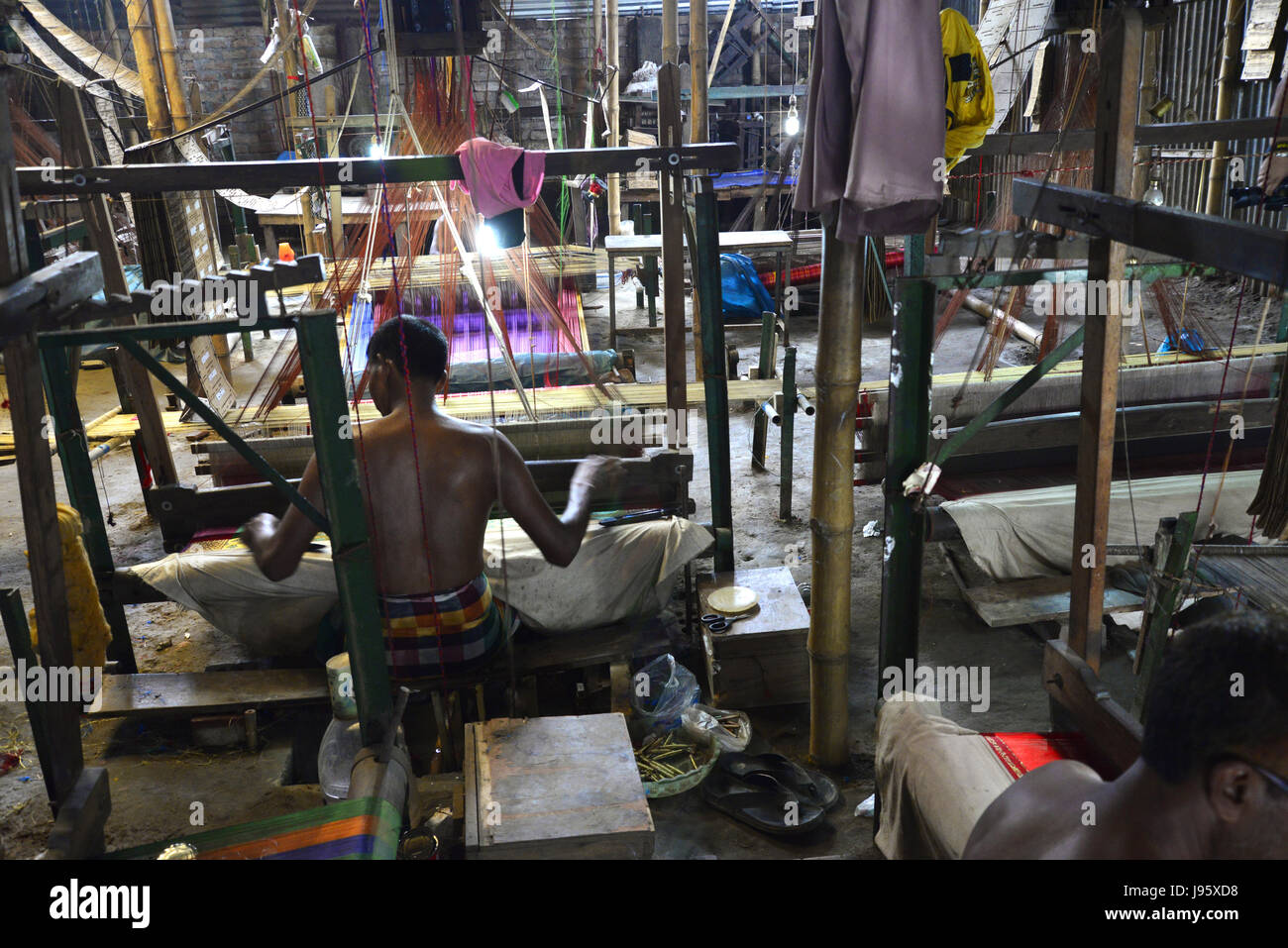 Indian man working hand loom hi-res stock photography and images - Alamy