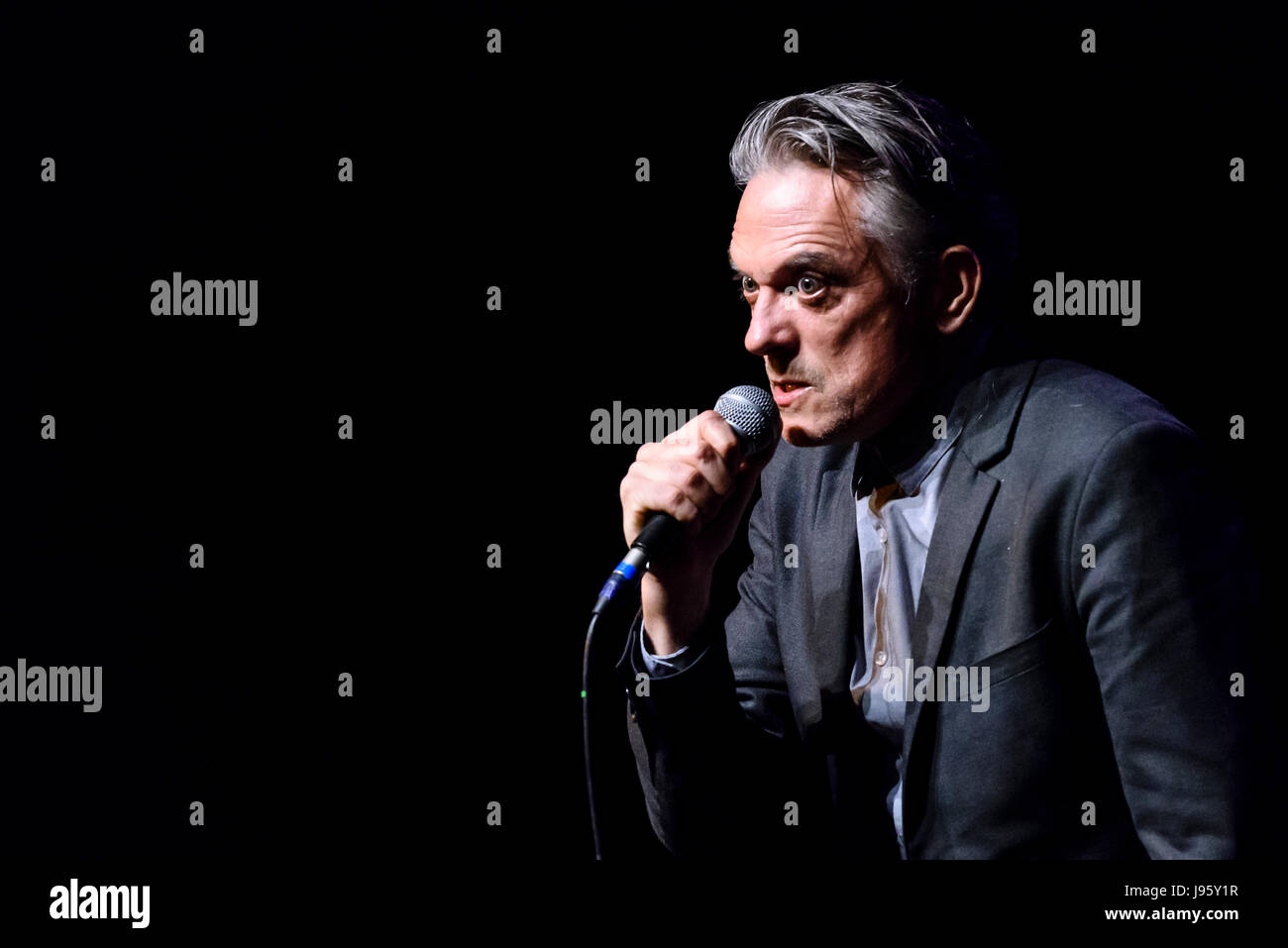 Irish stand up comedian hi-res stock photography and images - Alamy