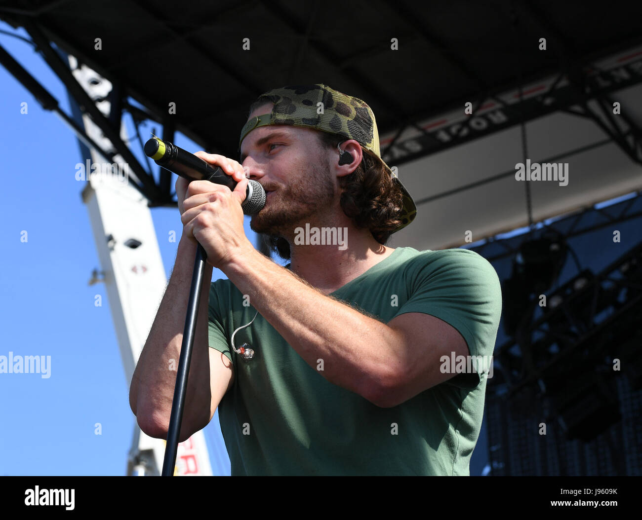 June 4, 2017 - HUNTER PHELPS brings the country to VIRGINIA BEACH ...