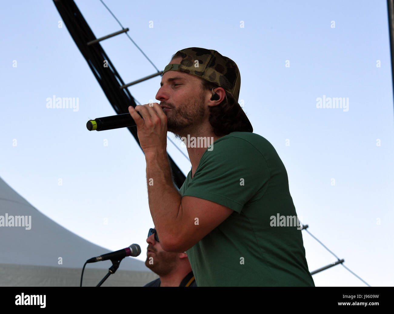 June 4, 2017 - HUNTER PHELPS brings the country to VIRGINIA BEACH ...