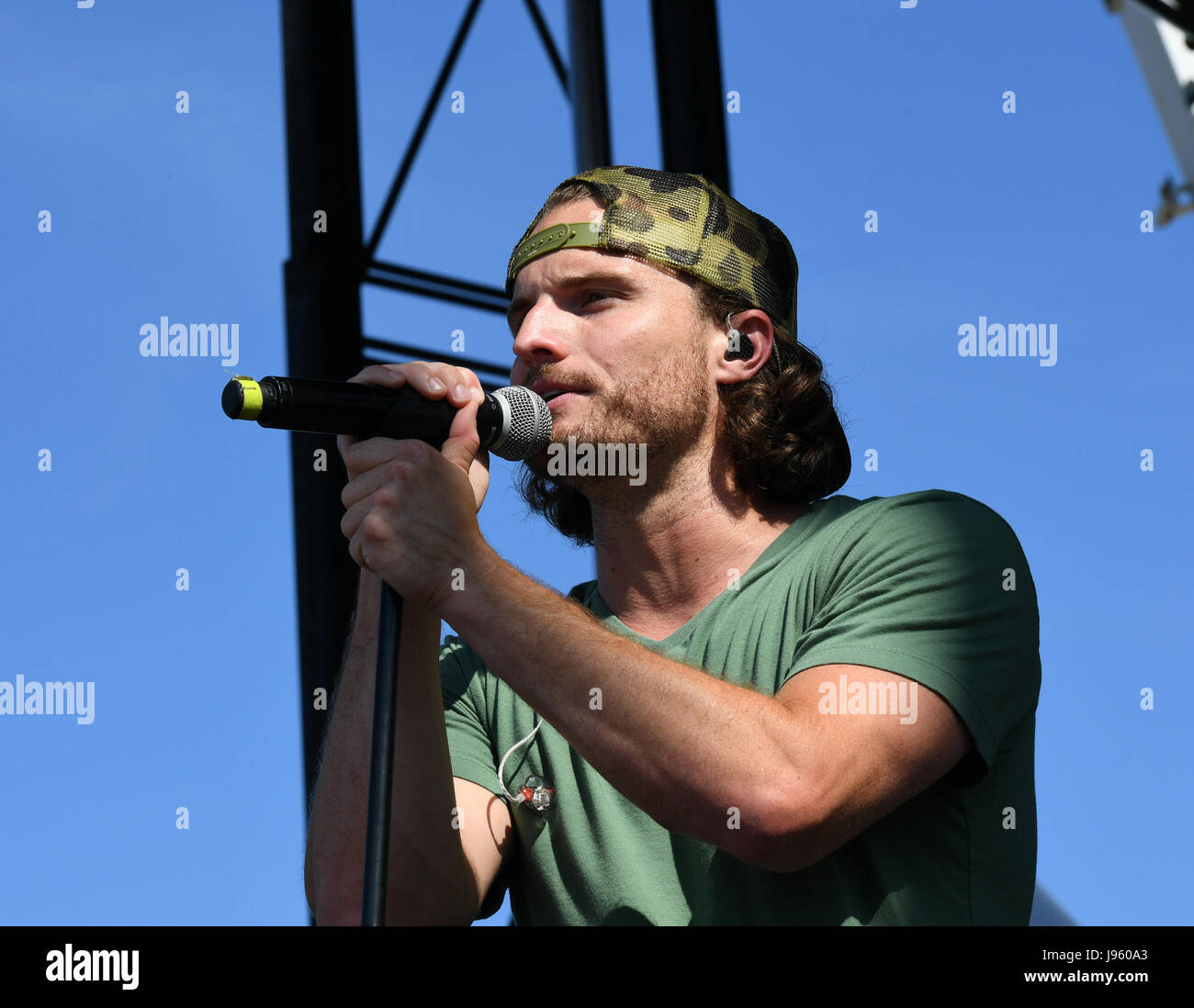 June 4, 2017 - HUNTER PHELPS brings the country to VIRGINIA BEACH ...