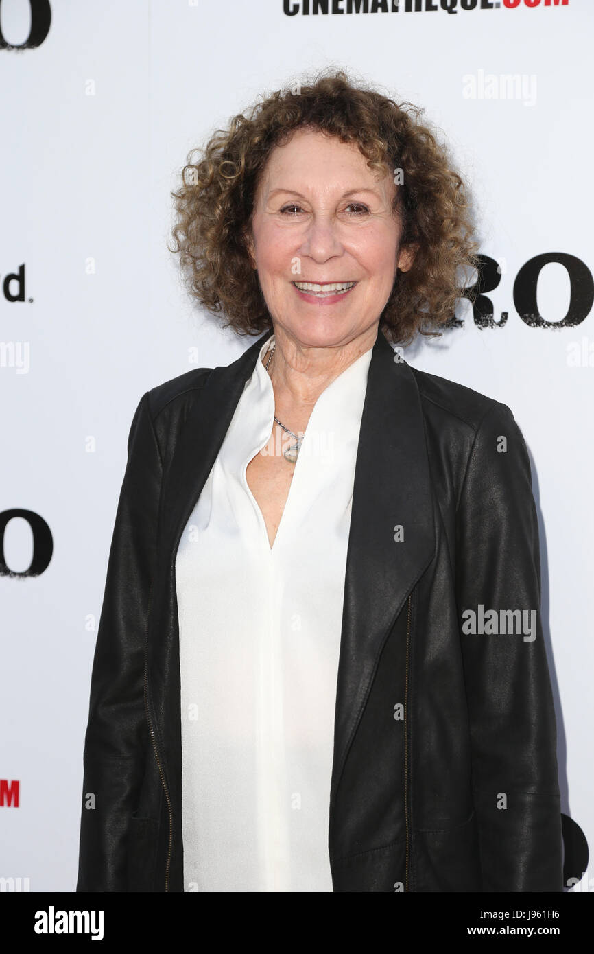 Rhea perlman hi-res stock photography and images - Alamy