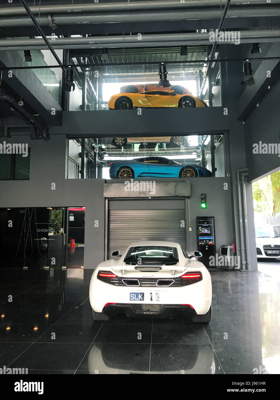 Car vending machine hi-res stock photography and images - Alamy