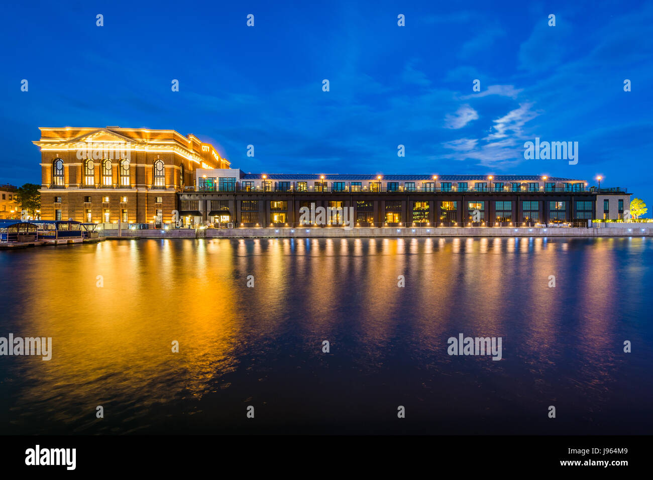 Broadway pier hi-res stock photography and images - Alamy