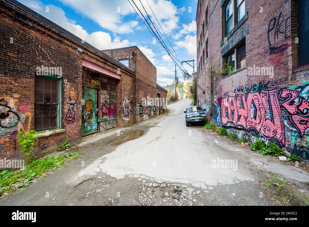 Graffiti on old buildings hi-res stock photography and images - Alamy