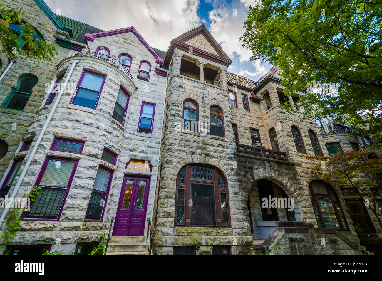 Baltimore rowhouses hi-res stock photography and images - Alamy