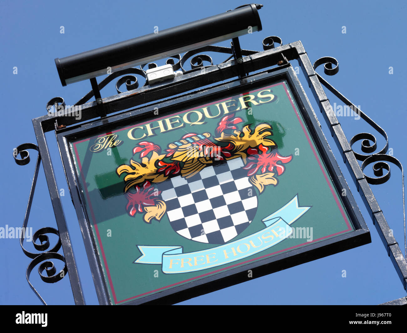 Chequers pub sign Stock Photo - Alamy