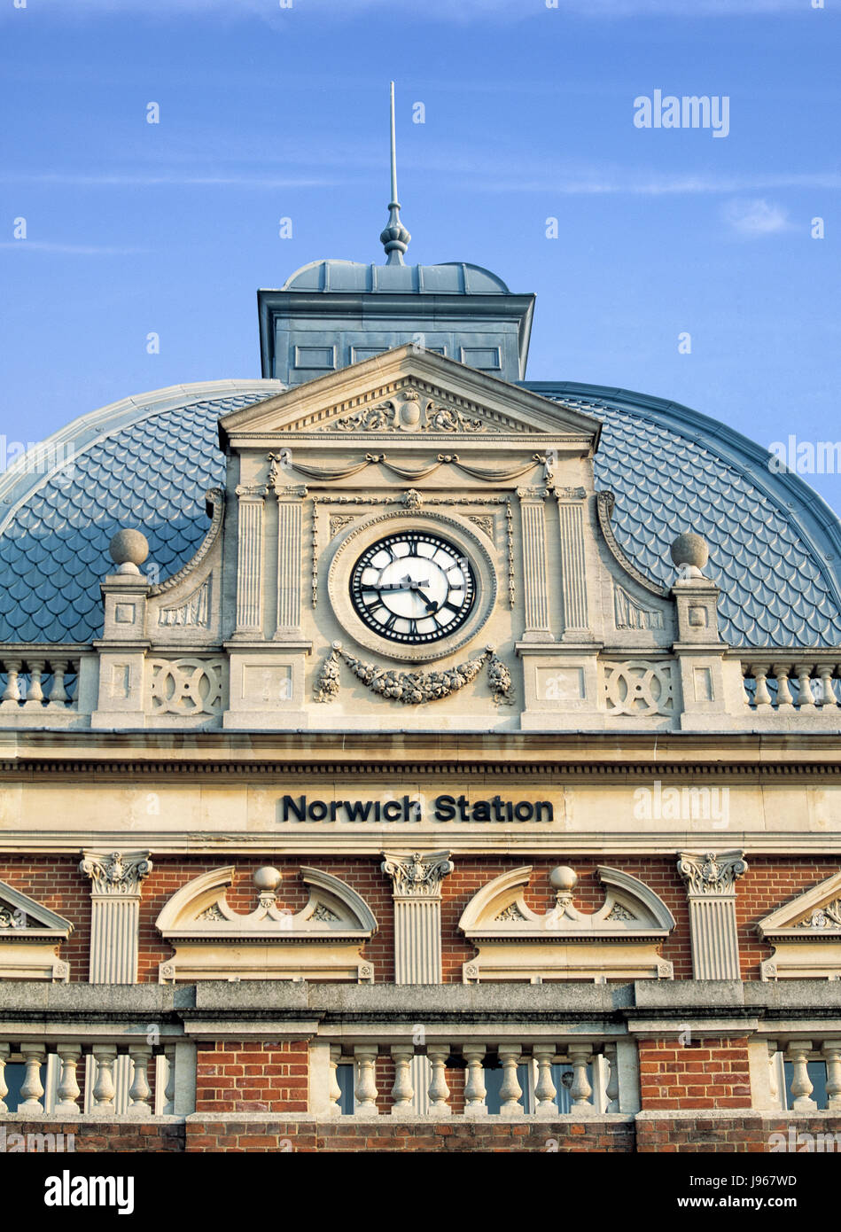 Ancient railway stations hi-res stock photography and images - Alamy