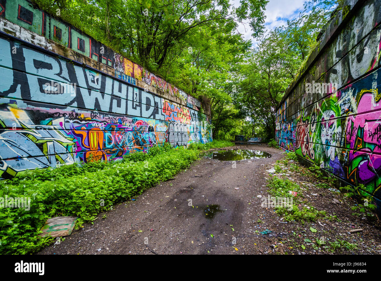 Graffiti street art philadelphia pennsylvania hi-res stock photography ...