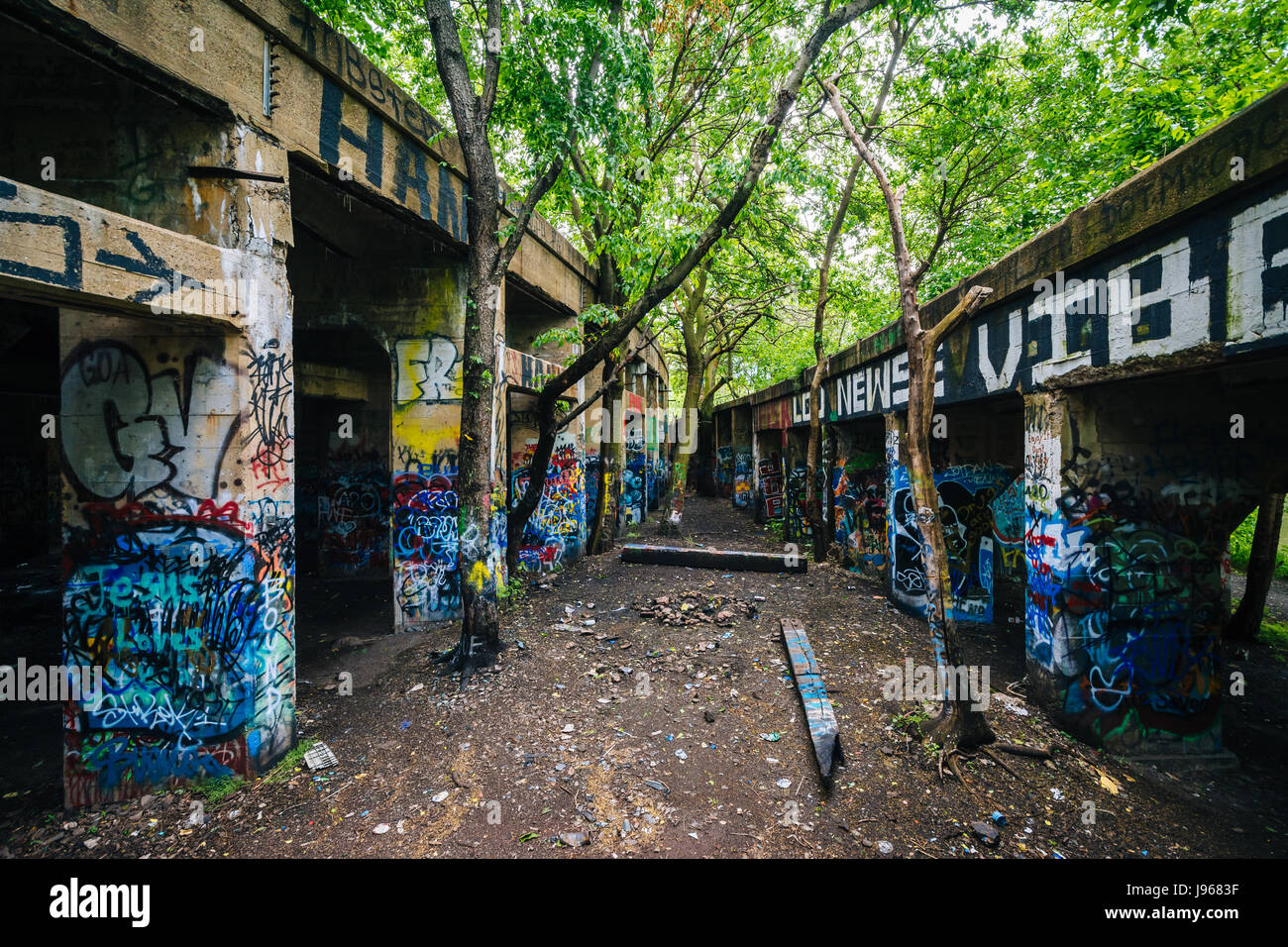 Street art at Graffiti Pier, in Philadelphia, Pennsylvania Stock Photo ...