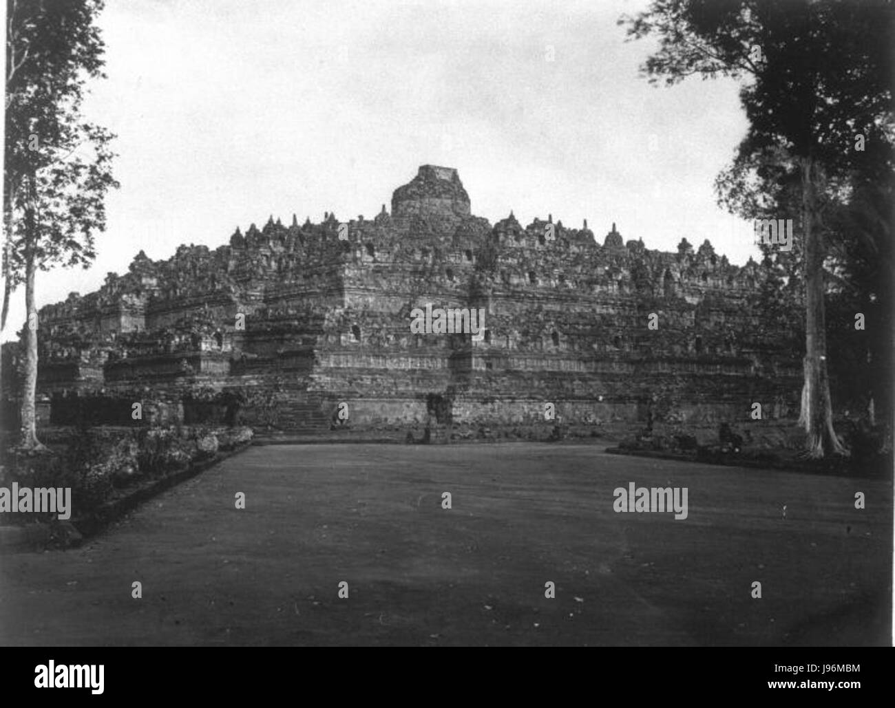 COLLECTIE TROPENMUSEUM De Boroboedoer in de residentie Kedoe Midden ...