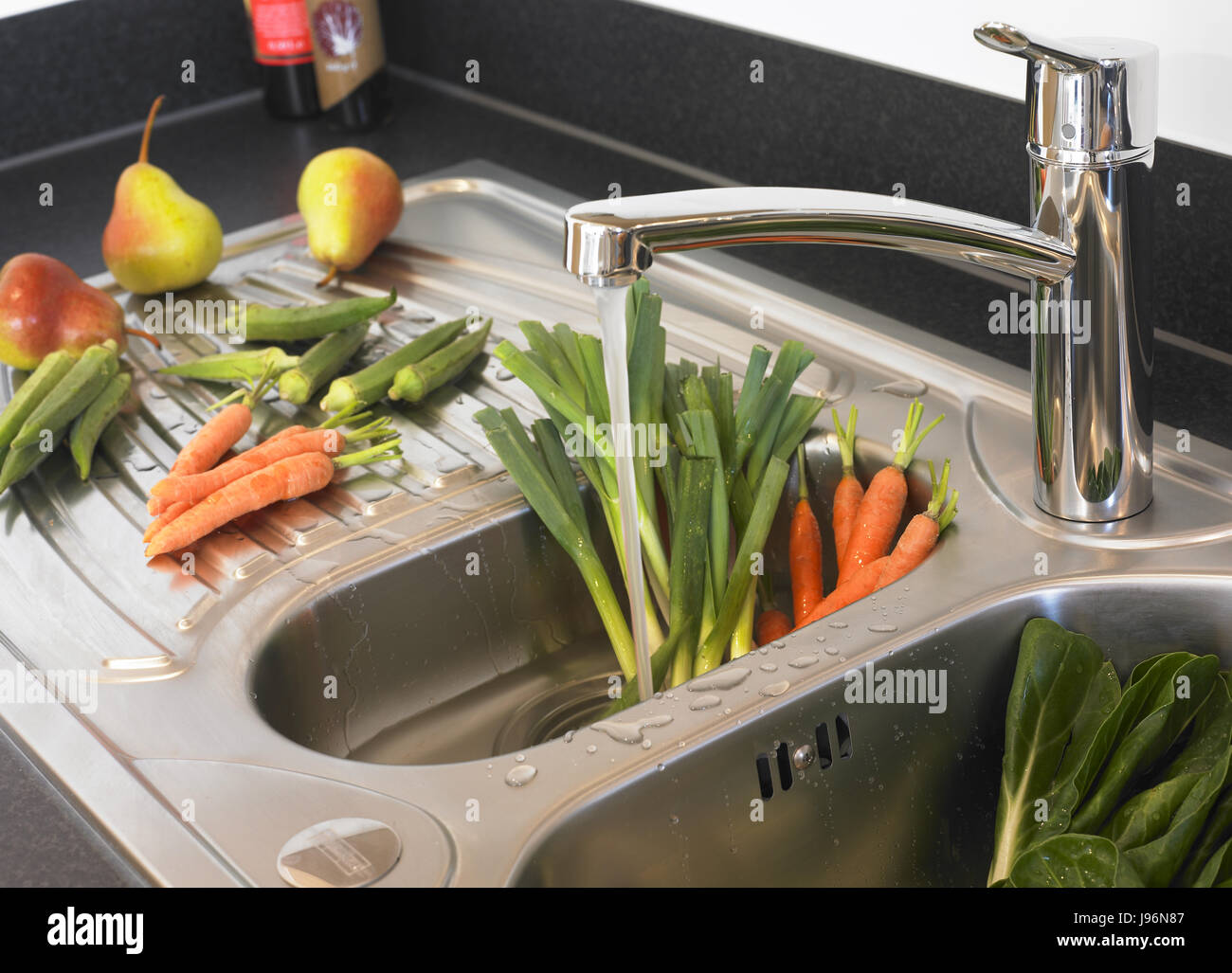 Kitchen taps hi-res stock photography and images - Alamy