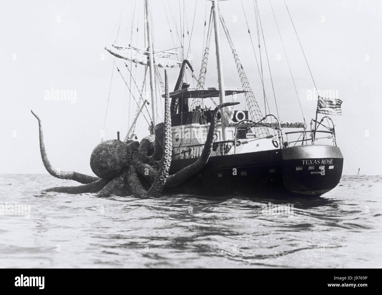 WARLORDS OF ATLANTIS UK/USA 1978 Kevin Connor A monstrous octopus ...