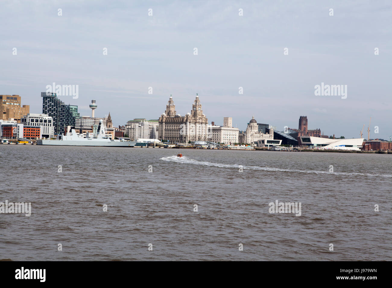 View liverpool skyline liver building hi-res stock photography and ...