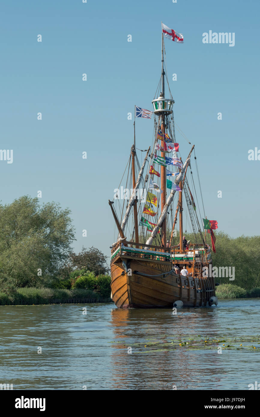 The Matthew on the Sharpness Canal in Gloucestershire Stock Photo - Alamy