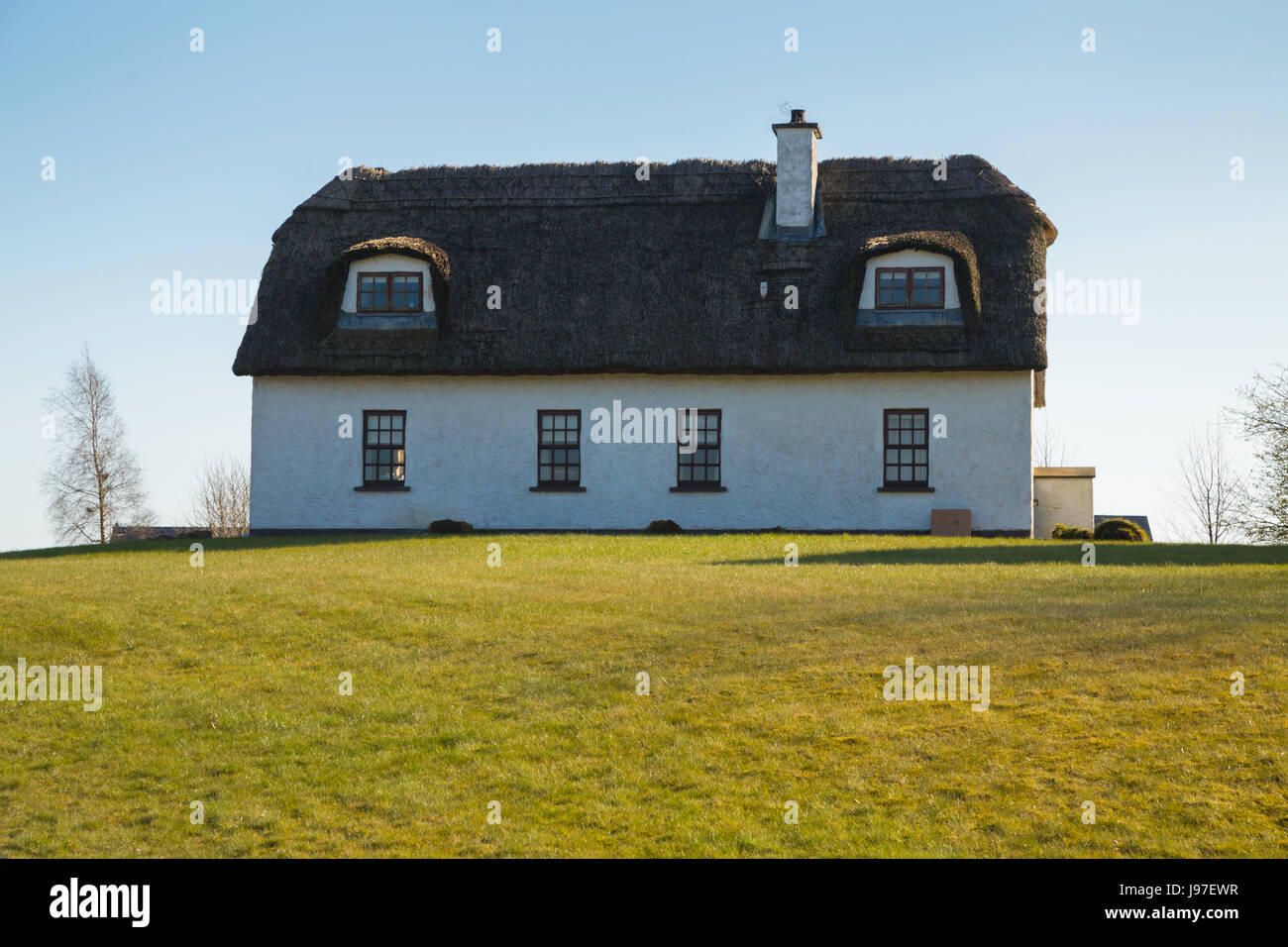Irish cottage windows hi-res stock photography and images - Alamy