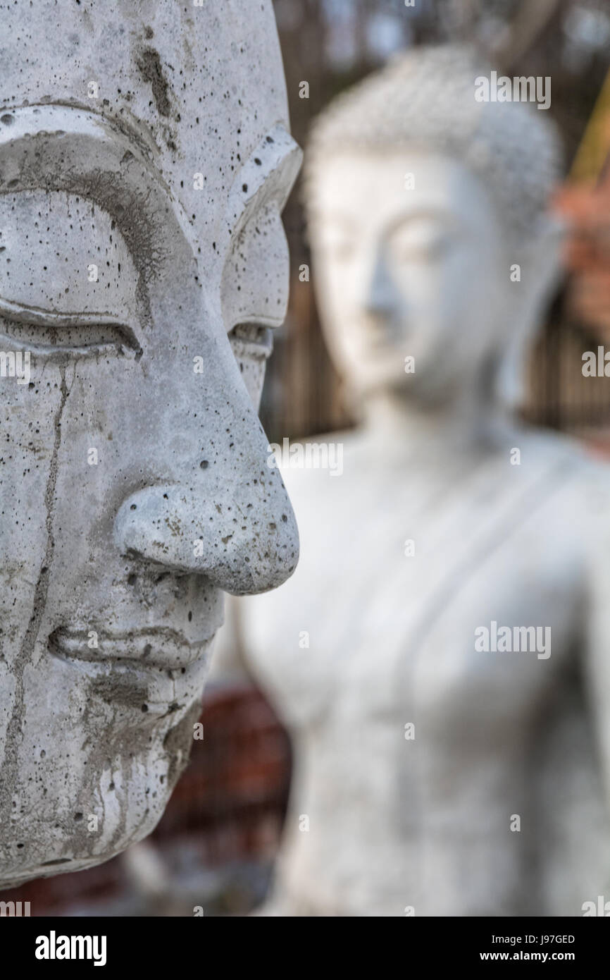 Cement statue hi-res stock photography and images - Alamy