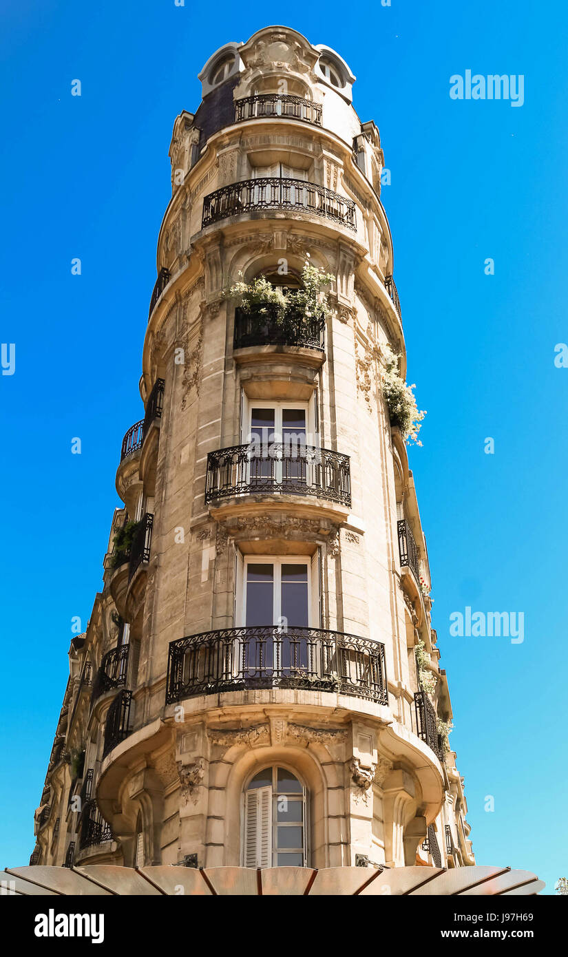 The facade of Parisian building, France Stock Photo - Alamy