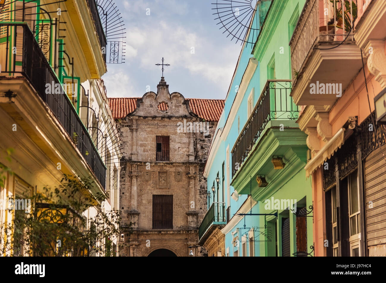 Cuba, Havana, Colonial architecture Stock Photo - Alamy