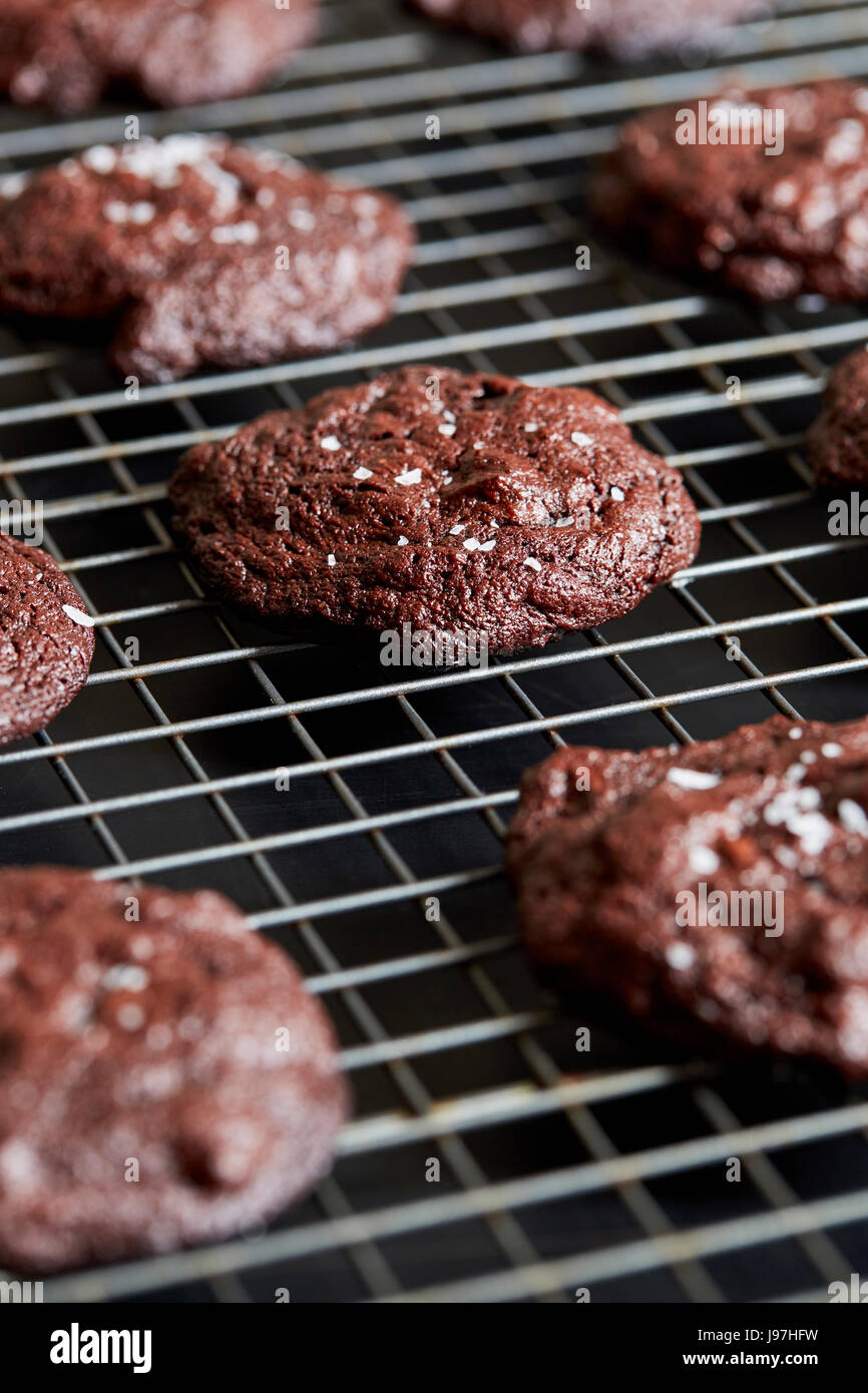 Cookie cooling rack hi-res stock photography and images - Alamy