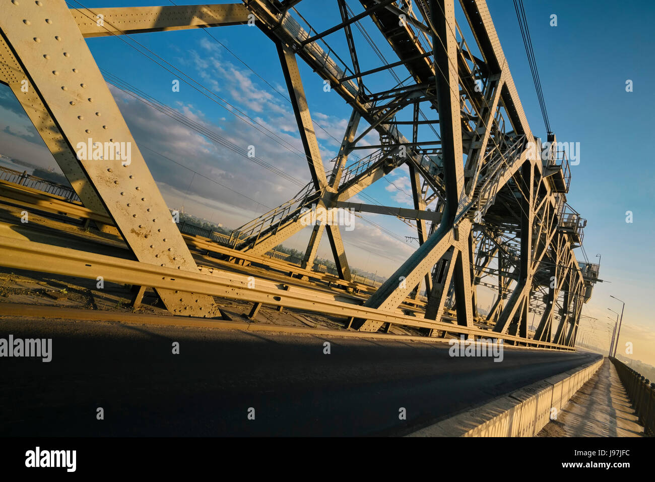 Empty modern bridge hi-res stock photography and images - Alamy