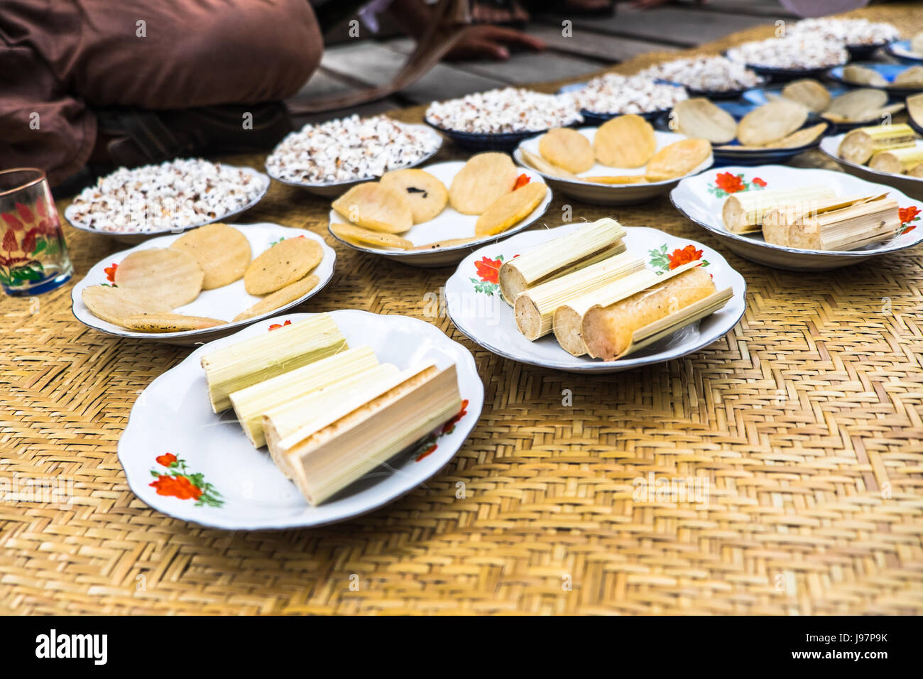 Borneo indonesia longhouse hi-res stock photography and images - Alamy